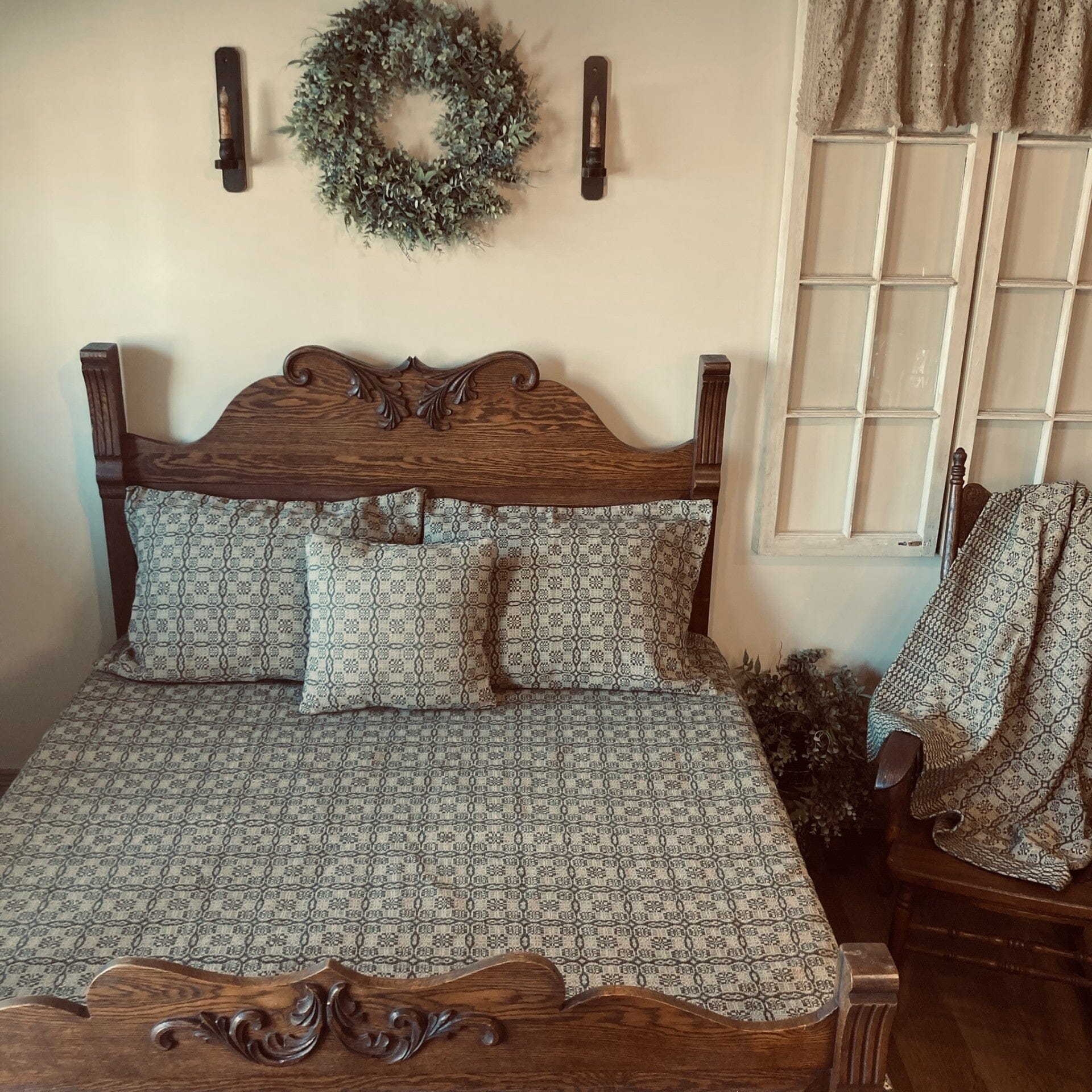 Saratoga Green and Linen Bedding