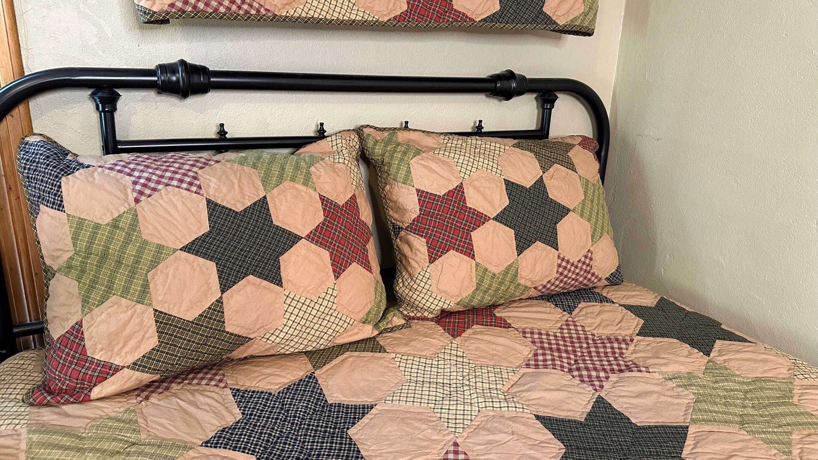 Tea Cabin Tumbling Star Quilt Collection