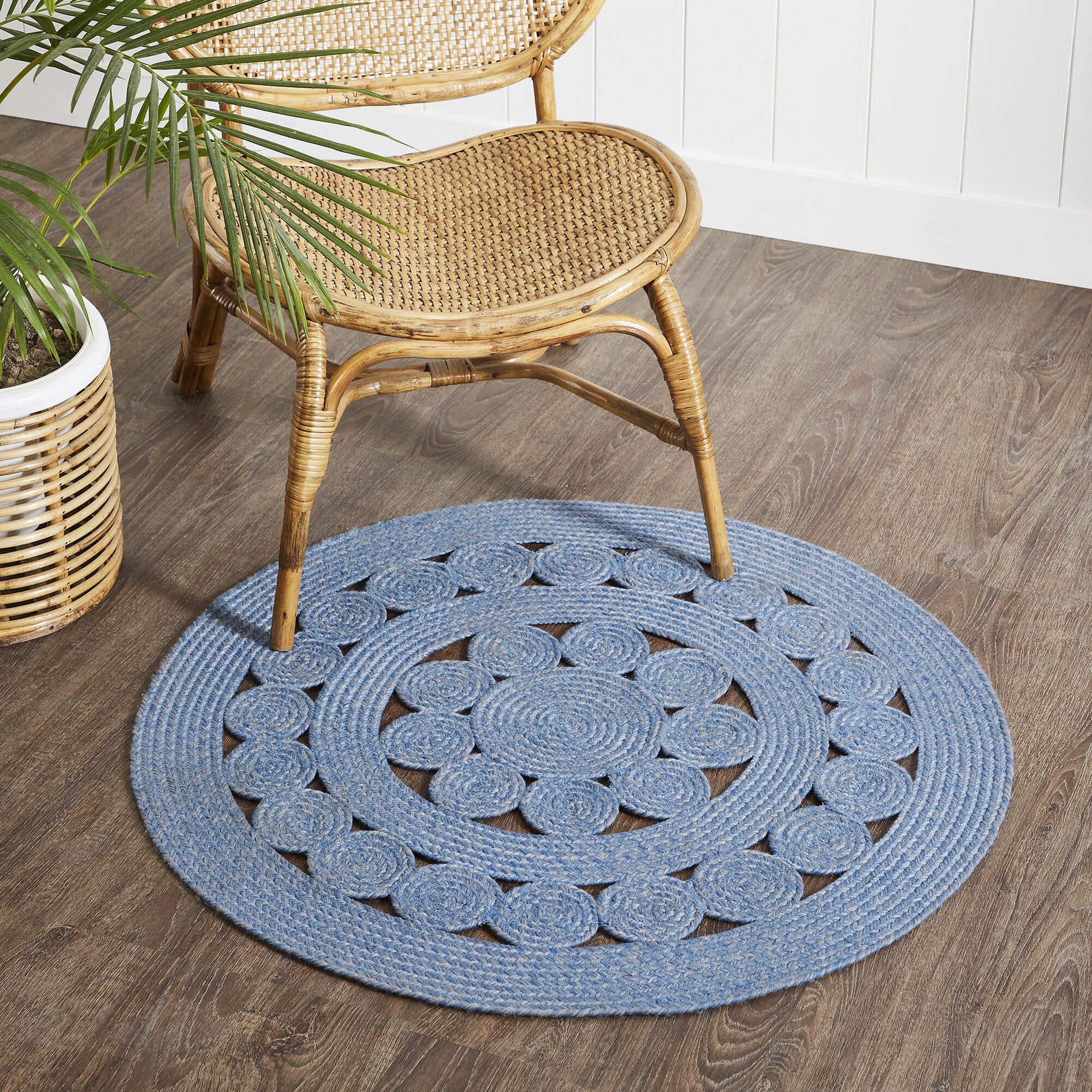 Celeste Blended Blue Indoor/Outdoor Round Braided Rug 3'