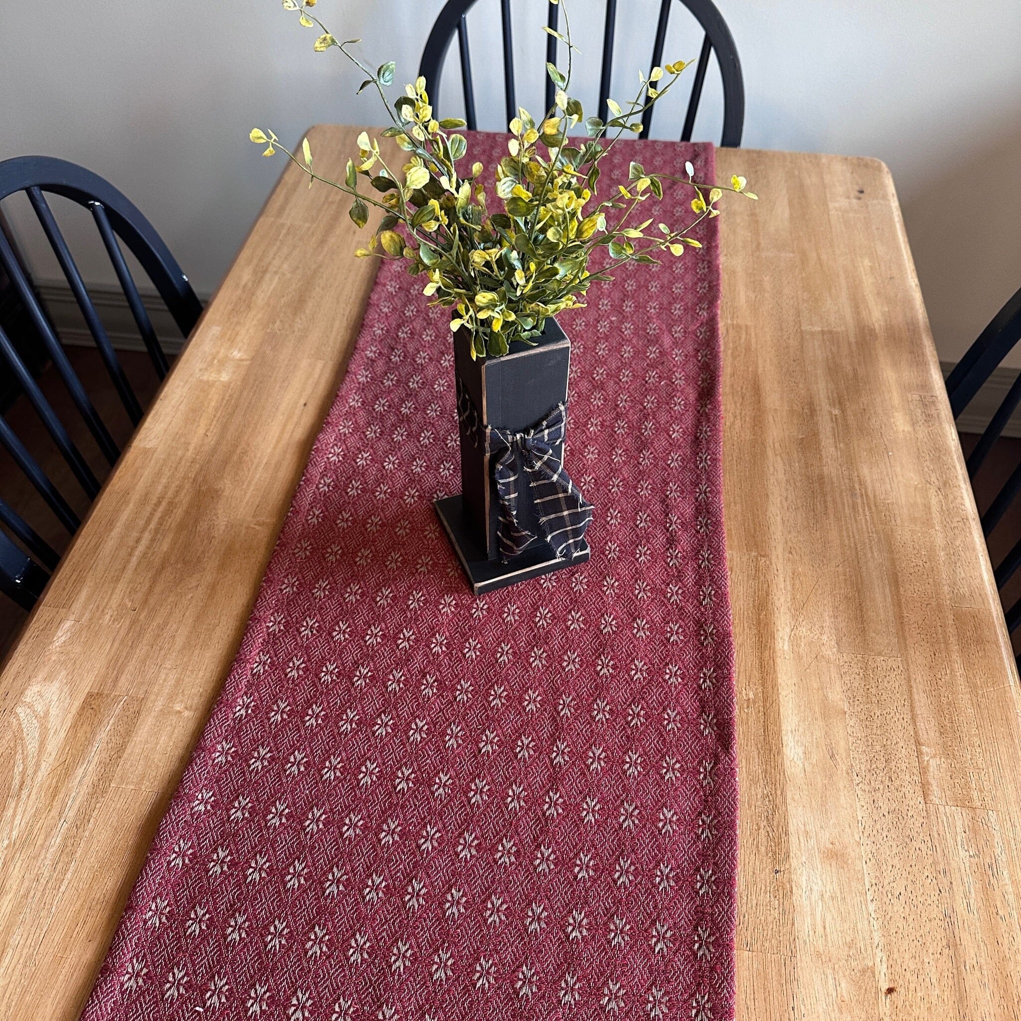Pine Creek Packsville Rose Colonial Red and Tan Woven Table Runner 56"