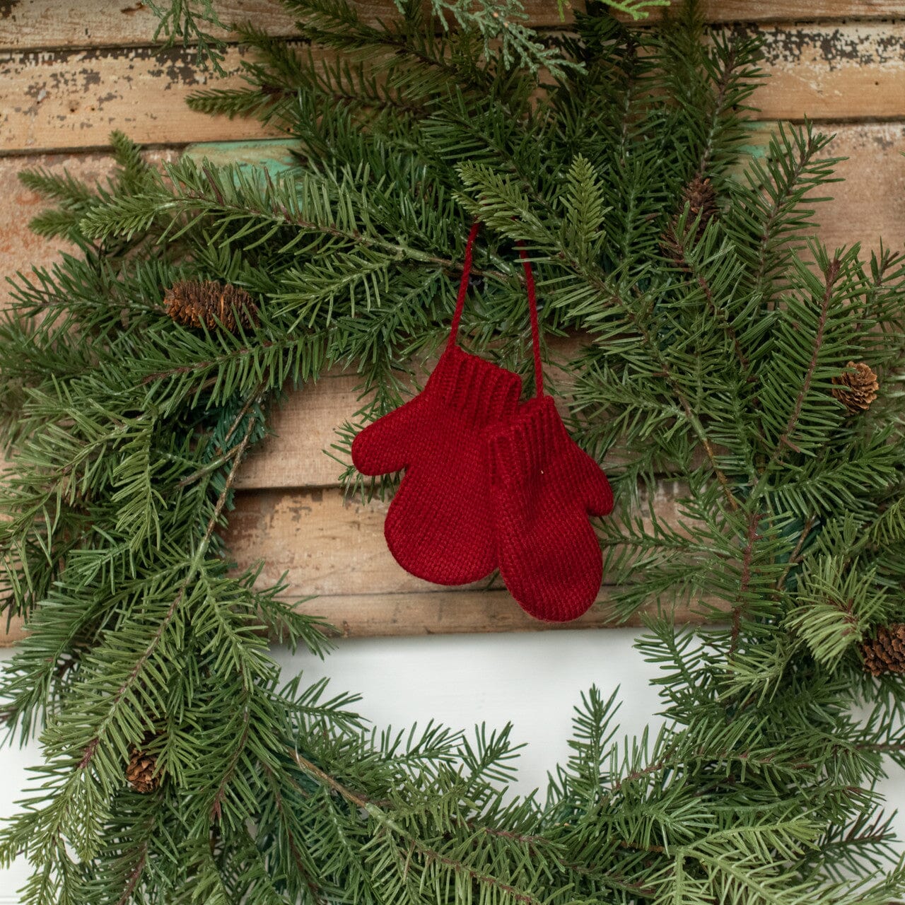 Red Mitten Ornament 4"