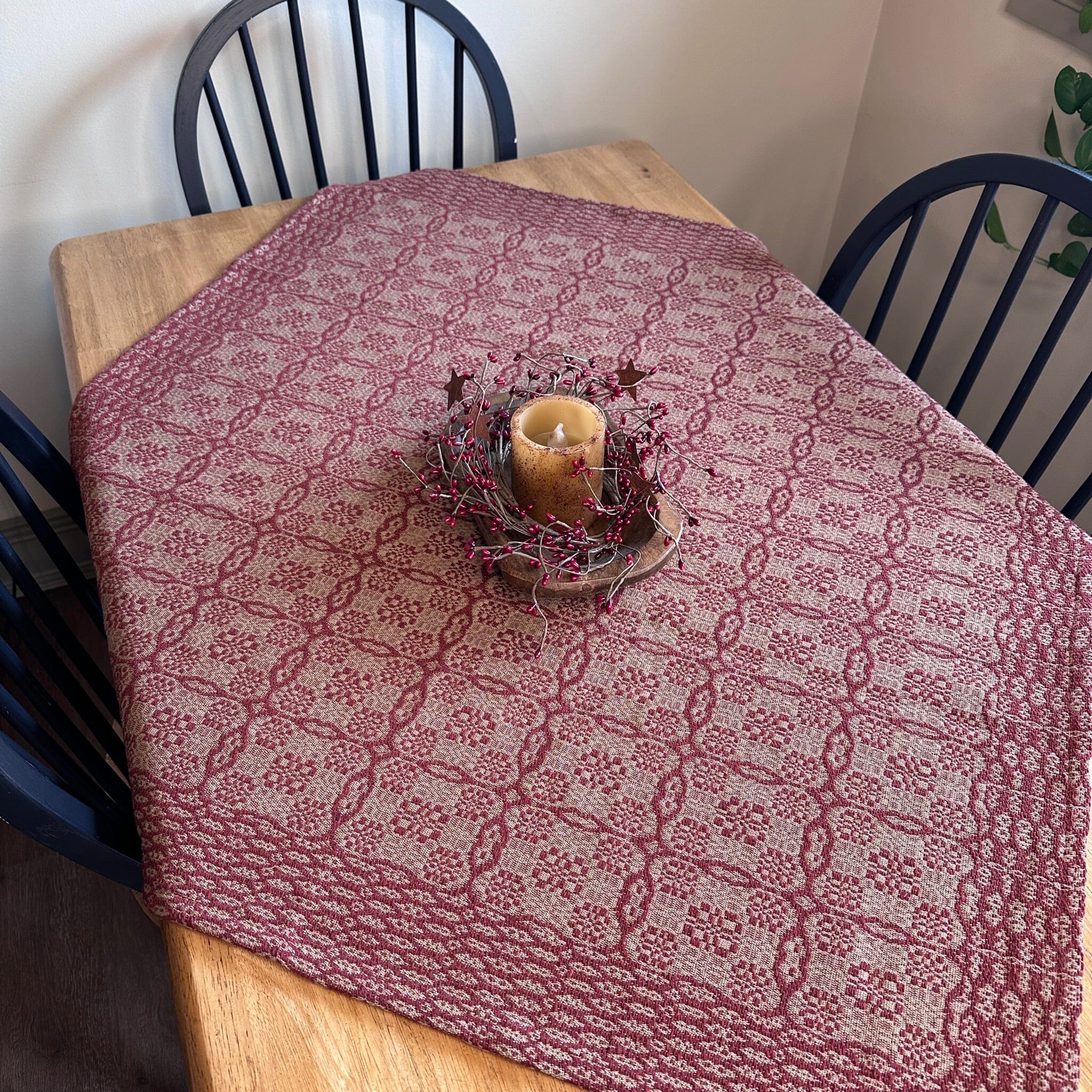 Pine Creek Saratoga Garnet and Tan Woven Small Table Cloth 34"