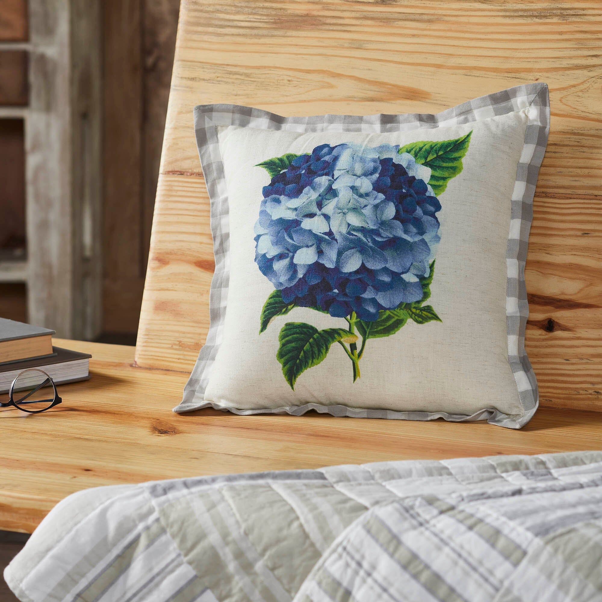 Hydrangea Pillow 14"