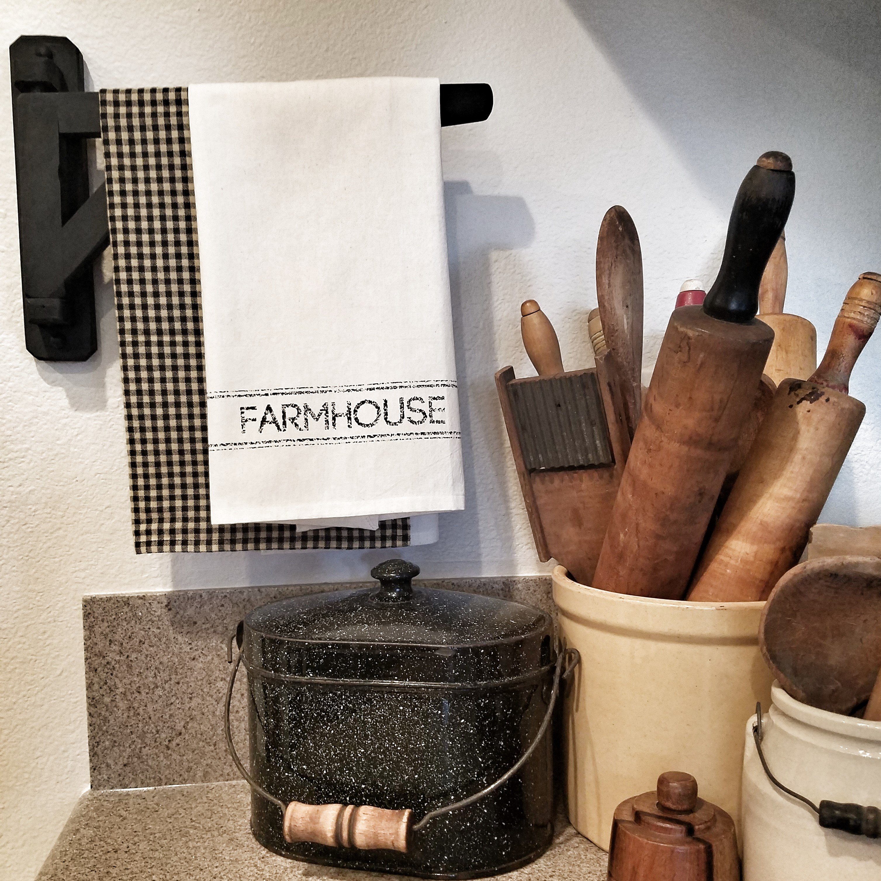 Cetina Country Cottage Handmade Black Wood Tea Towel Crane 14 3/4"