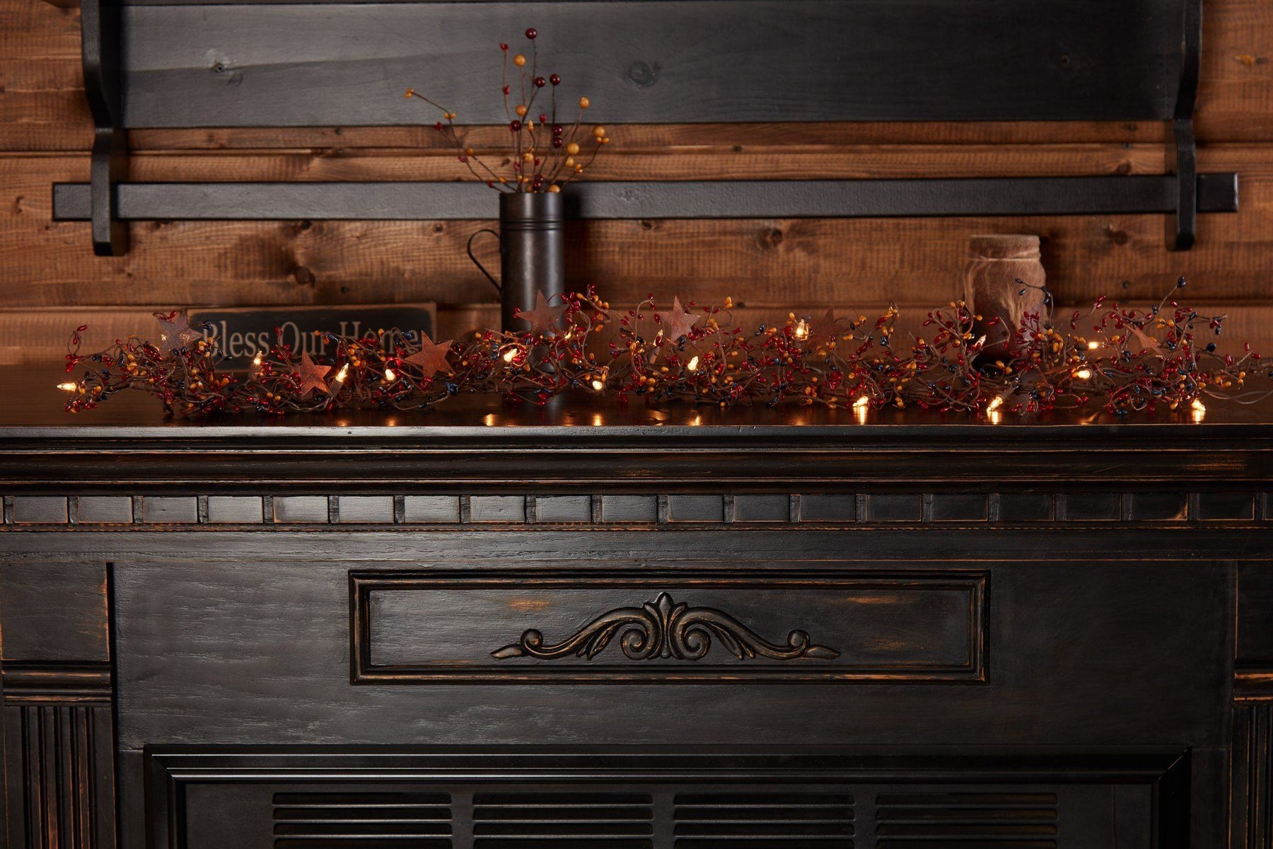 CWI Lighted Colonial Pip Berry and Star Garland 40"