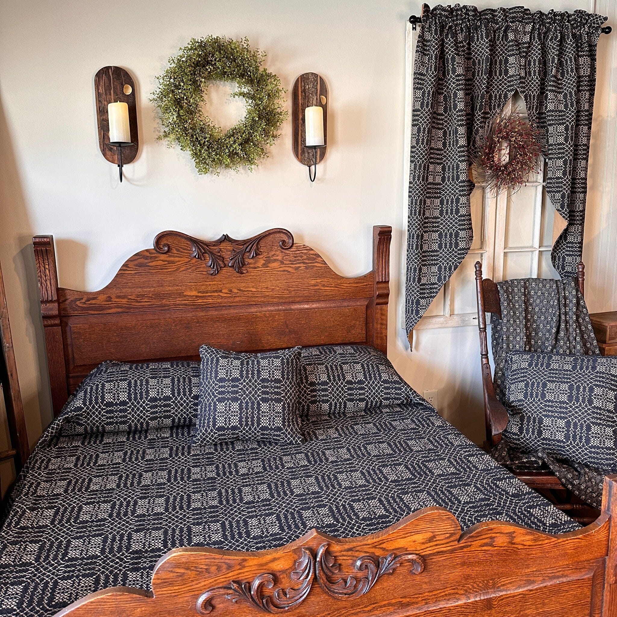 Pine Creek Nantucket Black and Tan Woven Coverlet