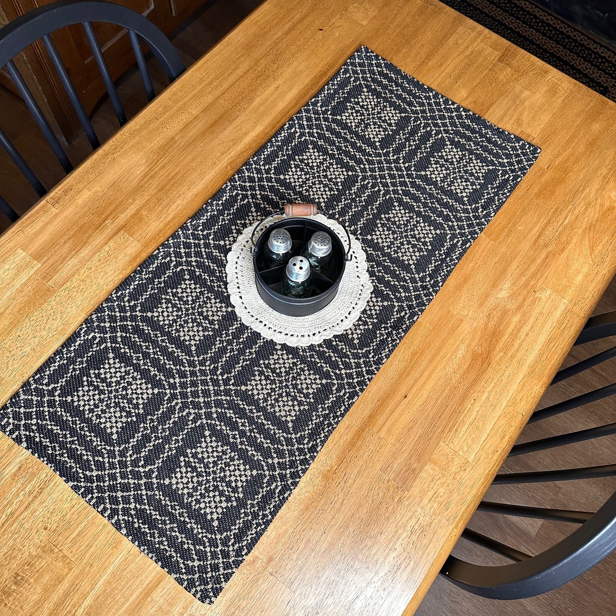 Pine Creek Nantucket Black and Tan Woven Table Runner 32"