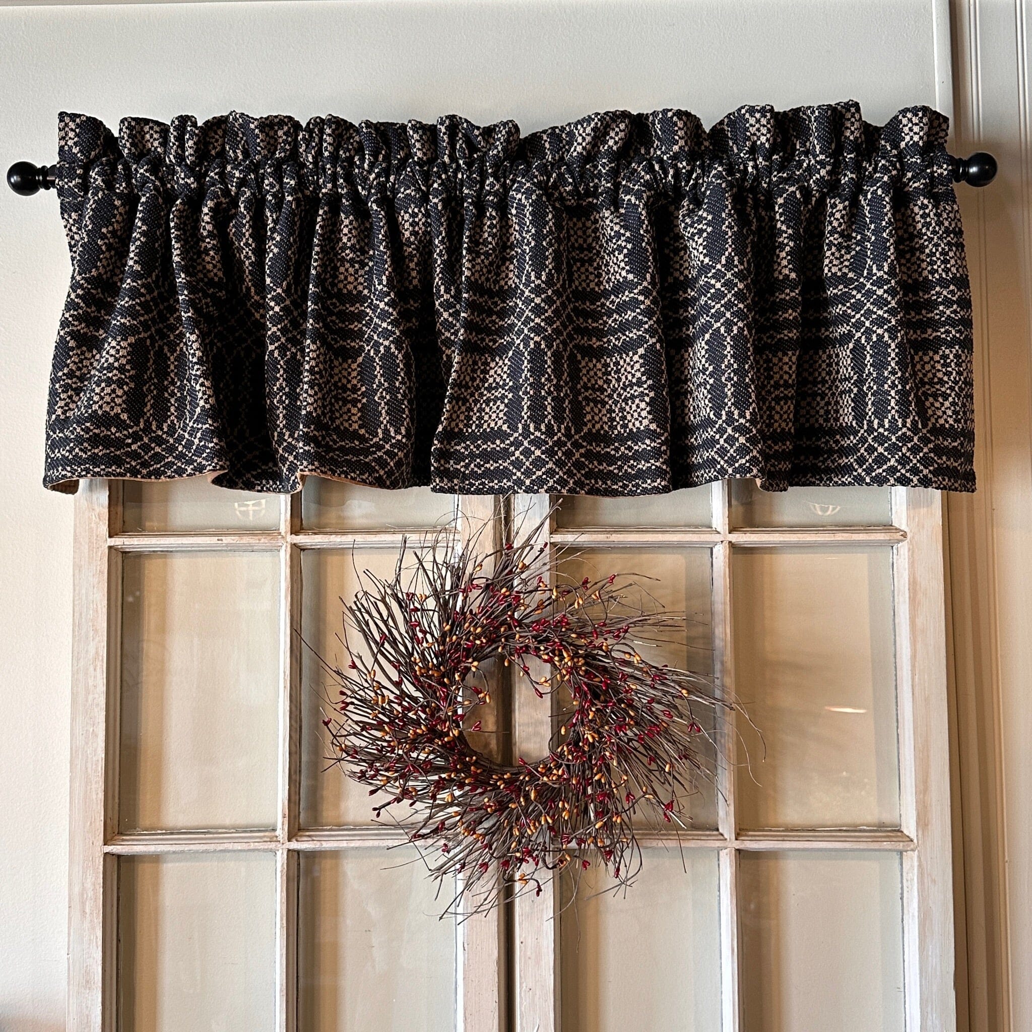 Pine Creek Nantucket Black and Tan Woven Lined Valance 72"