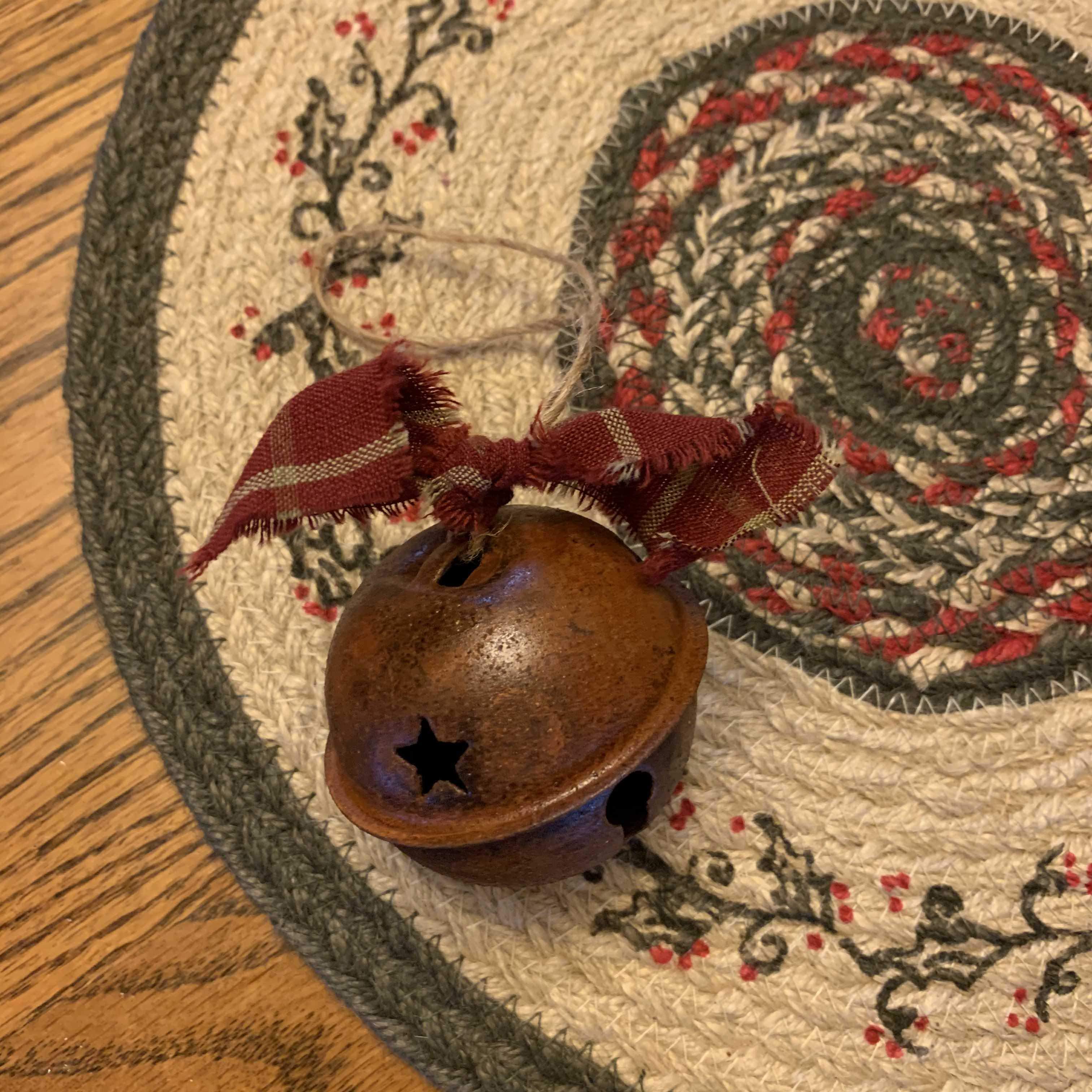 Primitive Rusty Bell Ornament | Primitive Star Quilt Shop